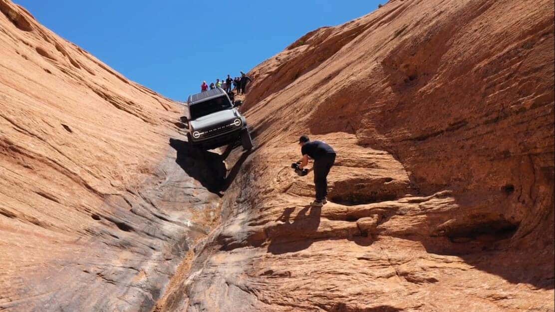 2021 Ford Bronco Climbs Hell’s Gate in Moab, Utah in Reverse
